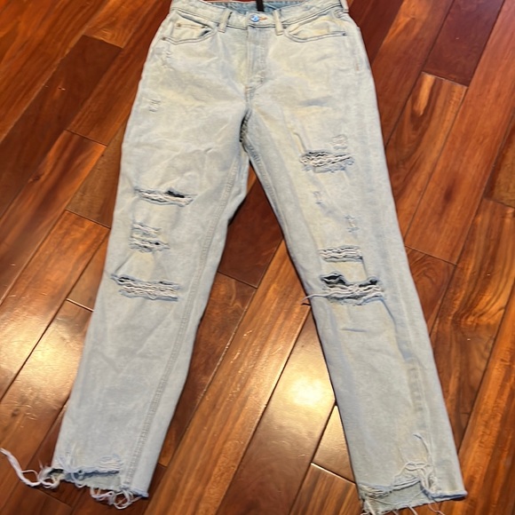 Divided | Jeans | These High Waisted Mom Distress Jeans Are Available ...